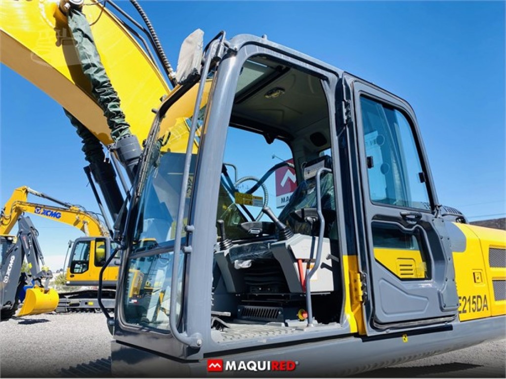 ราคารถแม็คโคร XCMG XE215DA